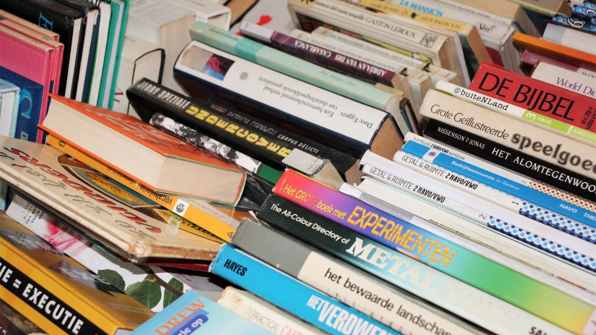 ¡Libros a 1 florin! Mercado de Libros por el Día del Himno y la Bandera